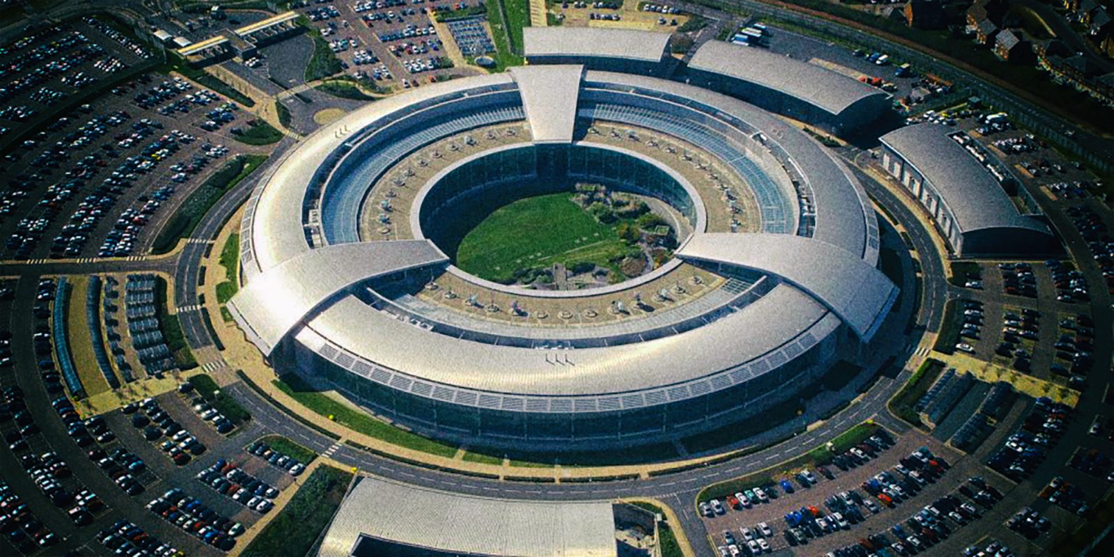 The son of Julian Assange’s judge is linked to an anti-data leak ...